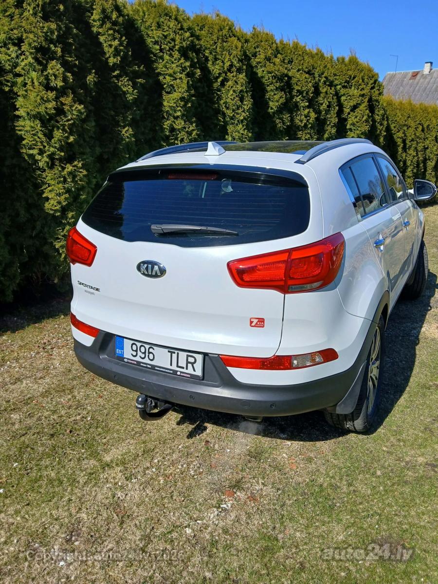 White Kia Sportage 2015 in Tartu, with an engine capacity of 2.00 L and mileage of 161 thousand km for 13800 €, photo 7 on AUTOMOTO.COM.LV