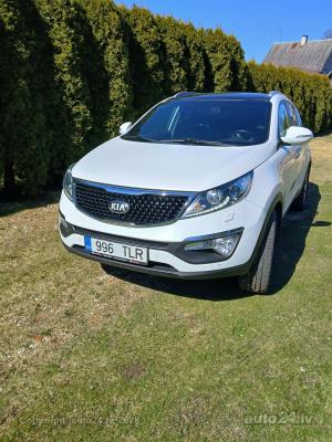 White Kia Sportage 2015 in Tartu, with an engine capacity of 2.00 L and mileage of 161 thousand km for 13800 €, photo 8 on AUTOMOTO.COM.LV