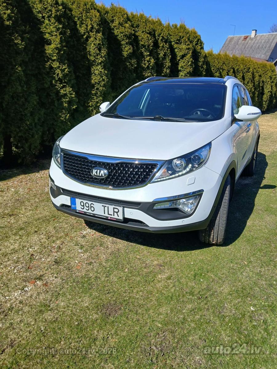 White Kia Sportage 2015 in Tartu, with an engine capacity of 2.00 L and mileage of 161 thousand km for 13800 €, photo 8 on AUTOMOTO.COM.LV