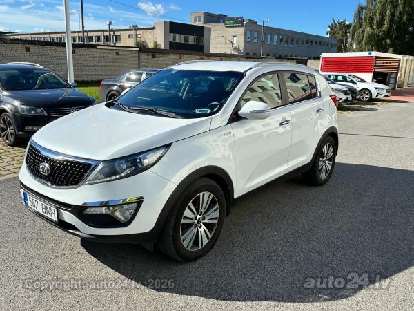 Белый Киа Sportage 2015 в Таллин, объемом двигателя 2.00 л и пробегом 290 тыс. км за 8400 €, фото 4 на AUTOMOTO.COM.LV