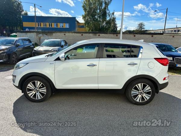Белый Киа Sportage 2015 в Таллин, объемом двигателя 2.00 л и пробегом 290 тыс. км за 8400 €, фото 5 на AUTOMOTO.COM.LV
