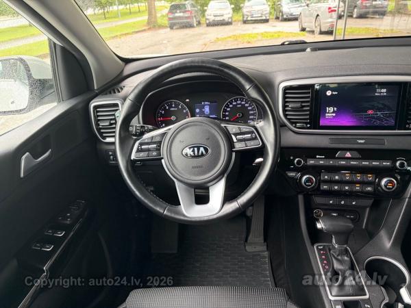 White Kia Sportage 2021 in Tallinn, with an engine capacity of 1.60 L and mileage of 85 thousand km for 17490 €, photo 10 on AUTOMOTO.COM.LV