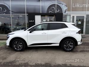 White Kia Sportage 2022 in Tallinn, with an engine capacity of 1.60 L and mileage of 53 thousand km for 25900 €, photo 1 on AUTOMOTO.COM.LV