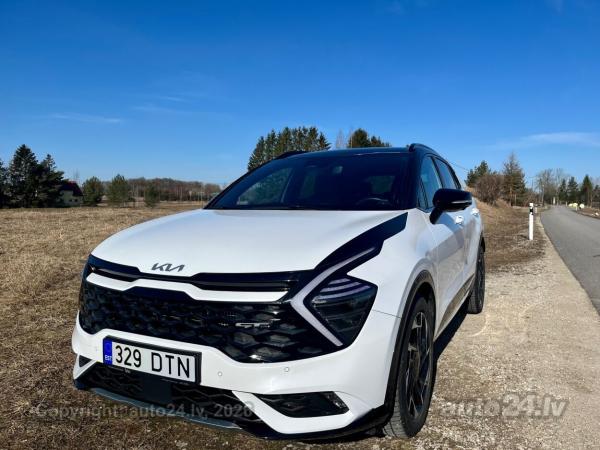 White Kia Sportage 2022 in Johvi, with an engine capacity of 1.60 L and mileage of 71 thousand km for 28900 €, photo 3 on AUTOMOTO.COM.LV