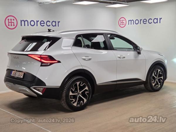 Белый Киа Sportage 2023 в Таллин, объемом двигателя 1.60 л и пробегом 39 тыс. км за 27900 €, фото 4 на AUTOMOTO.COM.LV