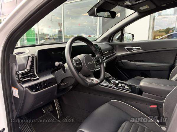 White Kia Sportage 2024 in Tallinn, with an engine capacity of 1.60 L and mileage of 39 thousand km for 34900 €, photo 7 on AUTOMOTO.COM.LV