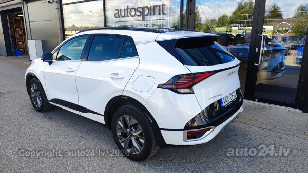 Balts Kia Sportage 2024 Tallina, ar dzinēja tilpumu 1.60 L un nobraukumu 33 tūkst. km par 33990 €, foto 3 vietnē AUTOMOTO.COM.LV