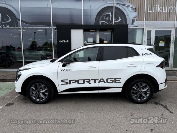 Balts Kia Sportage 2025 Tallina, ar dzinēja tilpumu 1.60 L un nobraukumu 13 tūkst. km par 34900 €, foto 2 vietnē AUTOMOTO.COM.LV