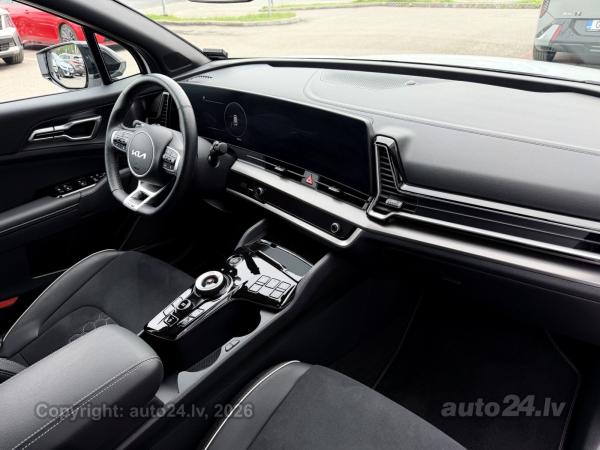 Balts Kia Sportage 2025 Tallina, ar dzinēja tilpumu 1.60 L un nobraukumu 13 tūkst. km par 34900 €, foto 4 vietnē AUTOMOTO.COM.LV