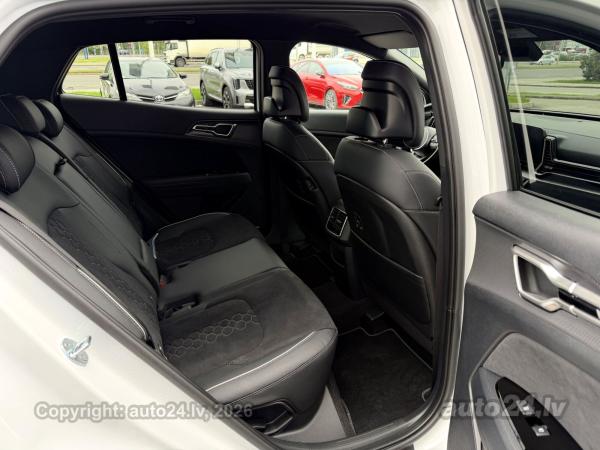 Balts Kia Sportage 2025 Tallina, ar dzinēja tilpumu 1.60 L un nobraukumu 13 tūkst. km par 34900 €, foto 5 vietnē AUTOMOTO.COM.LV