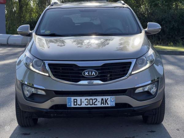 Dzeltens Kia Sportage 2011 Tauragė, ar dzinēja tilpumu 1.69 L un nobraukumu 250 tūkst. km par 4900 €, foto 3 vietnē AUTOMOTO.COM.LV