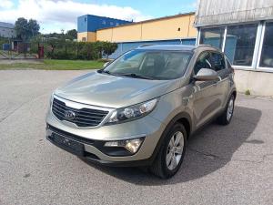 Yellow Kia Sportage 2013 in Alytus, with an engine capacity of 1.69 L and mileage of 283 thousand km for 7200 €, photo  on AUTOMOTO.COM.LV