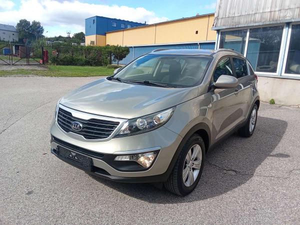 Kia Sportage 2013 in Alytus on AUTOMOTO.COM.LV Yellow Kia Sportage 2013 in Alytus, with an engine capacity of 1.69 L and mileage of 283 thousand km for 7200 €, photo 1 on AUTOMOTO.COM.LV