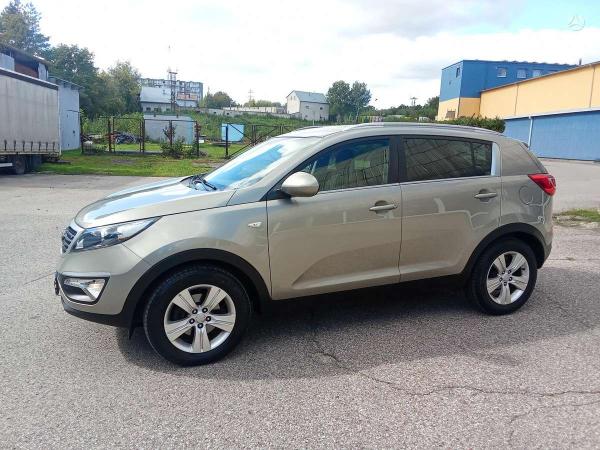 Kia Sportage 2013 in Alytus on AUTOMOTO.COM.LV Yellow Kia Sportage 2013 in Alytus, with an engine capacity of 1.69 L and mileage of 283 thousand km for 7200 €, photo 8 on AUTOMOTO.COM.LV