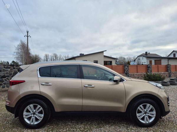 Yellow Kia Sportage 2018 in Marijampole, with an engine capacity of 1.69 L and mileage of 234 thousand km for 9999 €, photo 6 on AUTOMOTO.COM.LV