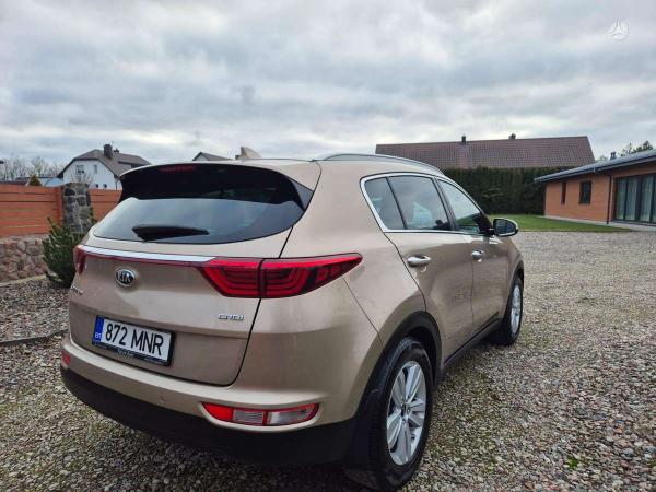 Yellow Kia Sportage 2018 in Marijampole, with an engine capacity of 1.69 L and mileage of 234 thousand km for 9999 €, photo 8 on AUTOMOTO.COM.LV
