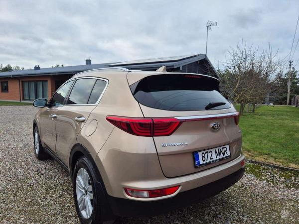 Yellow Kia Sportage 2018 in Marijampole, with an engine capacity of 1.69 L and mileage of 234 thousand km for 9999 €, photo 9 on AUTOMOTO.COM.LV