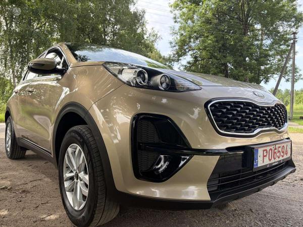 Yellow Kia Sportage 2019 in Utena, with an engine capacity of 1.60 L and mileage of 187 thousand km for 11800 €, photo 1 on AUTOMOTO.COM.LV