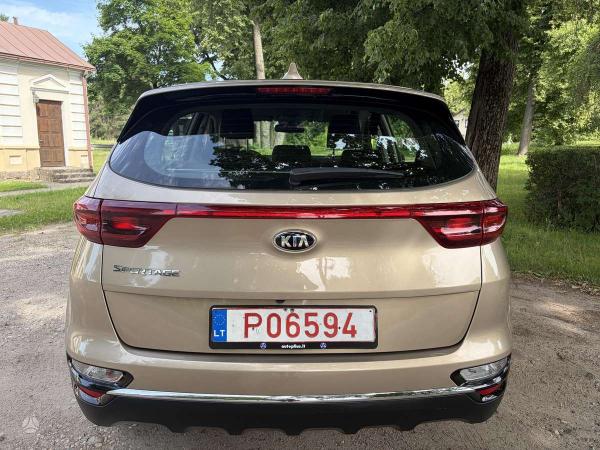 Yellow Kia Sportage 2019 in Utena, with an engine capacity of 1.60 L and mileage of 187 thousand km for 11800 €, photo 7 on AUTOMOTO.COM.LV