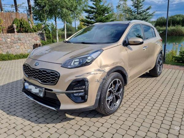 Yellow Kia Sportage 2020 in Alytus, with an engine capacity of 1.60 L and mileage of 161 thousand km for 9900 €, photo 4 on AUTOMOTO.COM.LV