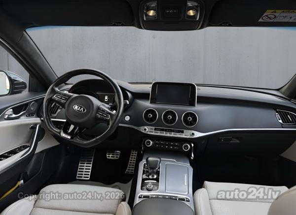Black Kia Stinger 2018 in Tallinn, with an engine capacity of 3.30 L and mileage of 99 thousand km for 27900 €, photo 11 on AUTOMOTO.COM.LV