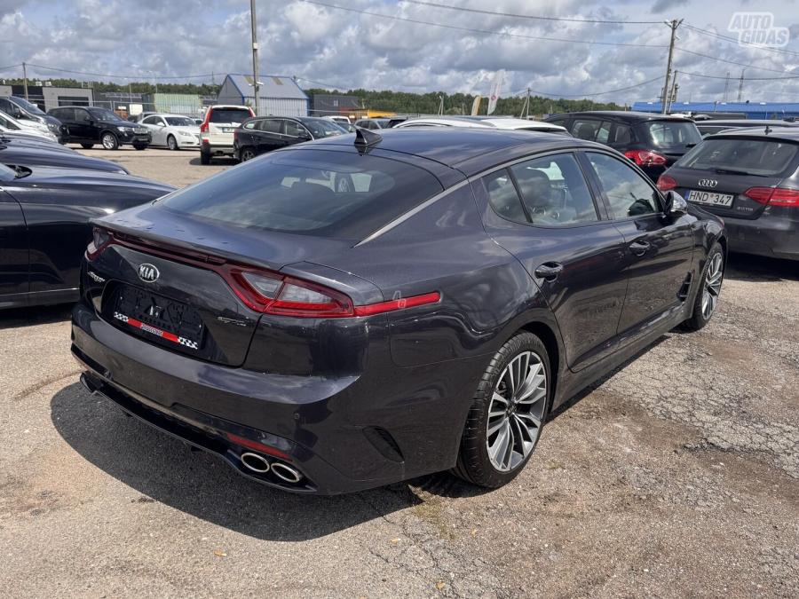 Melns Kia Stinger 2018 Kauņa, ar dzinēja tilpumu 2.20 L un nobraukumu 201 tūkst. km par 15850 €, foto 6 vietnē AUTOMOTO.COM.LV