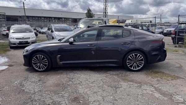 Black Kia Stinger 2018 in Kaunas, with an engine capacity of 2.20 L and mileage of 201 thousand km for 15850 €, photo 8 on AUTOMOTO.COM.LV