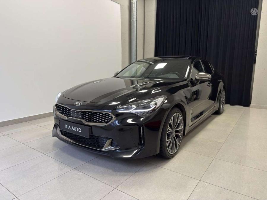 Black Kia Stinger 2019 in Vilnius, with an engine capacity of 2.20 L and mileage of 230 thousand km for 18500 €, photo 1 on AUTOMOTO.COM.LV