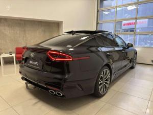 Black Kia Stinger 2019 in Vilnius, with an engine capacity of 2.20 L and mileage of 230 thousand km for 18500 €, photo 2 on AUTOMOTO.COM.LV