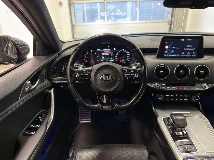Black Kia Stinger 2019 in Vilnius, with an engine capacity of 2.20 L and mileage of 230 thousand km for 18500 €, photo 18 on AUTOMOTO.COM.LV