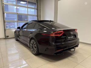 Black Kia Stinger 2019 in Vilnius, with an engine capacity of 2.20 L and mileage of 230 thousand km for 18500 €, photo 32 on AUTOMOTO.COM.LV