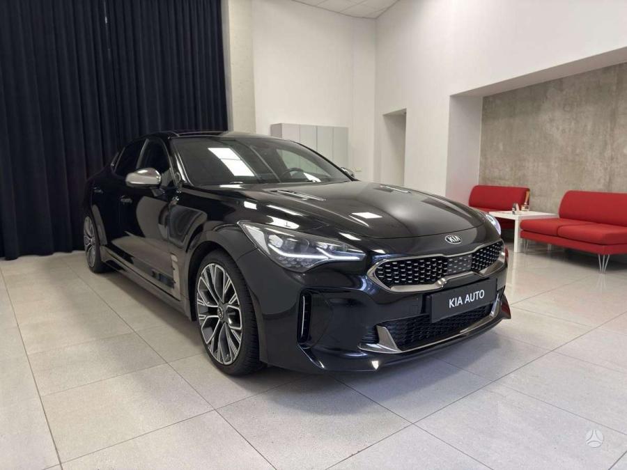 Black Kia Stinger 2019 in Vilnius, with an engine capacity of 2.20 L and mileage of 230 thousand km for 18500 €, photo 33 on AUTOMOTO.COM.LV