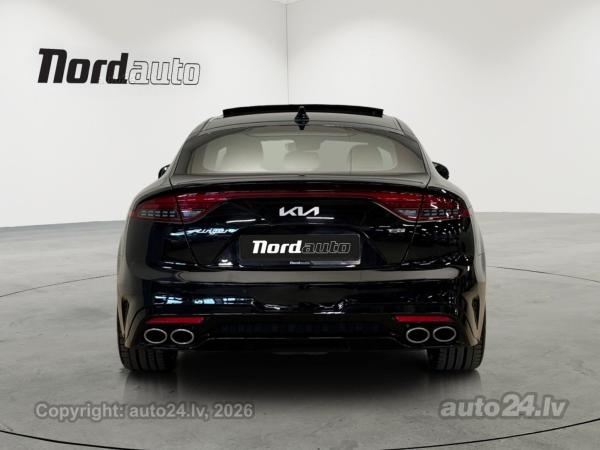 Melns Kia Stinger 2023 Tallina, ar dzinēja tilpumu 3.30 L un nobraukumu 81 tūkst. km par 37900 €, foto 2 vietnē AUTOMOTO.COM.LV