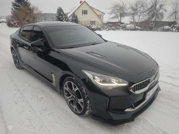 Melns Kia Stinger 2017 Telšiai, ar dzinēja tilpumu 3.30 L un nobraukumu 113 tūkst. km par 15700 €, foto 3 vietnē AUTOMOTO.COM.LV
