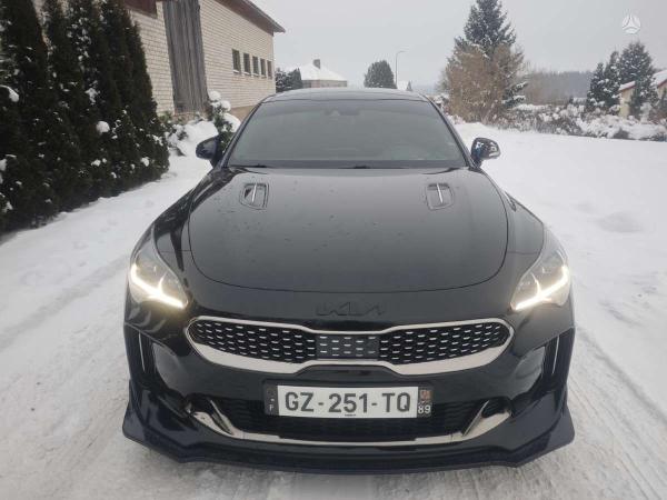 Melns Kia Stinger 2017 Telšiai, ar dzinēja tilpumu 3.30 L un nobraukumu 113 tūkst. km par 13500 €, foto 1 vietnē AUTOMOTO.COM.LV