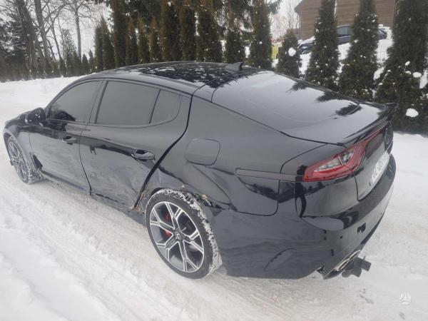 Melns Kia Stinger 2017 Telšiai, ar dzinēja tilpumu 3.30 L un nobraukumu 113 tūkst. km par 13500 €, foto 10 vietnē AUTOMOTO.COM.LV