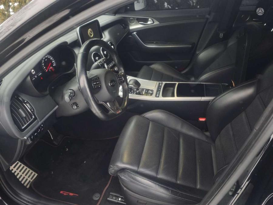 Черный Киа Stinger 2017 в Тельшяй, объемом двигателя 3.30 л и пробегом 113 тыс. км за 13500 €, фото 20 на AUTOMOTO.COM.LV