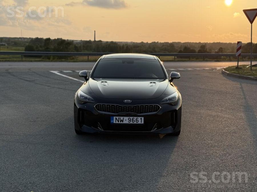 Melns Kia Stinger 2017 Rīga, ar dzinēja tilpumu 2.20 L un nobraukumu 215 tūkst. km par 16000 €, foto 3 vietnē AUTOMOTO.COM.LV