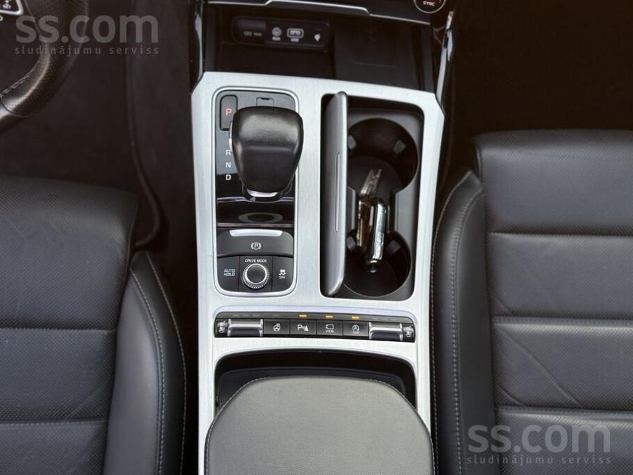 Melns Kia Stinger 2017 Rīga, ar dzinēja tilpumu 2.20 L un nobraukumu 215 tūkst. km par 16000 €, foto 21 vietnē AUTOMOTO.COM.LV