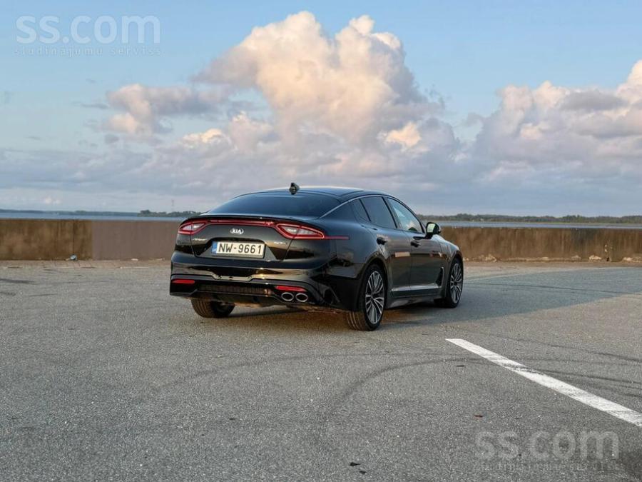 Melns Kia Stinger 2017 Rīga, ar dzinēja tilpumu 2.20 L un nobraukumu 218 tūkst. km par 16000 €, foto 5 vietnē AUTOMOTO.COM.LV