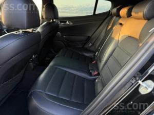Melns Kia Stinger 2017 Rīga, ar dzinēja tilpumu 2.20 L un nobraukumu 218 tūkst. km par 16000 €, foto 12 vietnē AUTOMOTO.COM.LV