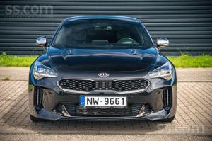 Black Kia Stinger 2017 in Riga, with an engine capacity of 2.20 L and mileage of 224 thousand km for 11990 €, photo 3 on AUTOMOTO.COM.LV