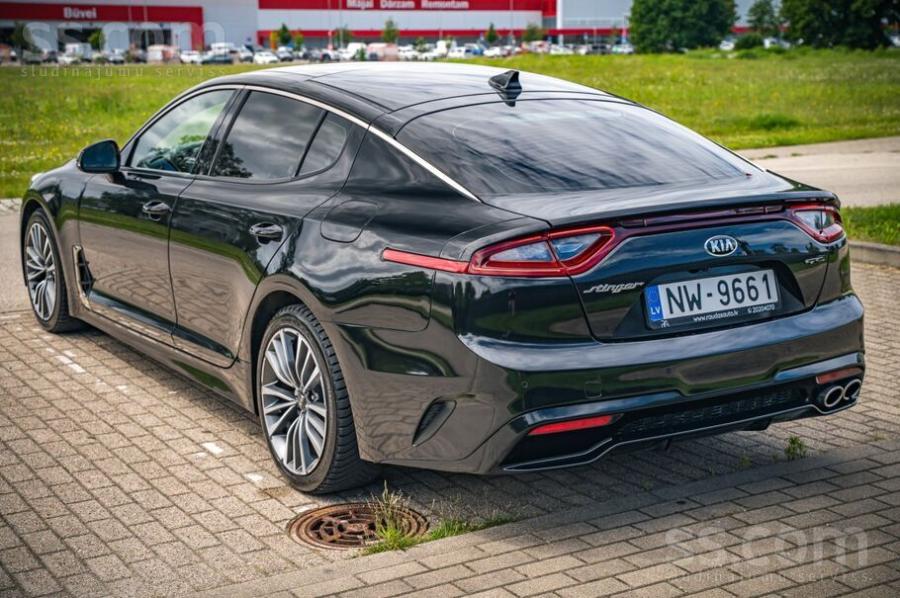 Black Kia Stinger 2017 in Riga, with an engine capacity of 2.20 L and mileage of 224 thousand km for 11990 €, photo 7 on AUTOMOTO.COM.LV