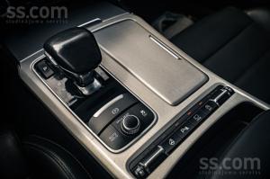 Black Kia Stinger 2017 in Riga, with an engine capacity of 2.20 L and mileage of 224 thousand km for 11990 €, photo 13 on AUTOMOTO.COM.LV