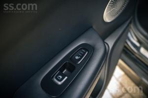 Black Kia Stinger 2017 in Riga, with an engine capacity of 2.20 L and mileage of 224 thousand km for 11990 €, photo 17 on AUTOMOTO.COM.LV