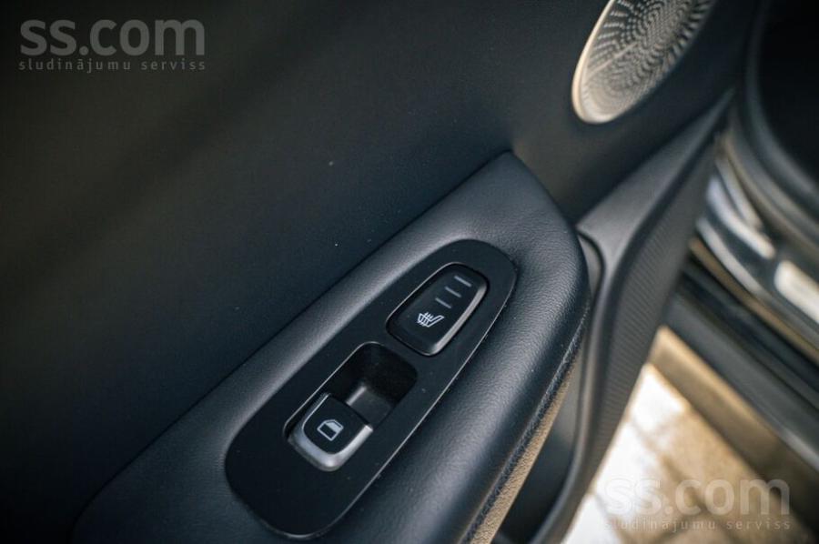 Black Kia Stinger 2017 in Riga, with an engine capacity of 2.20 L and mileage of 224 thousand km for 11990 €, photo 17 on AUTOMOTO.COM.LV