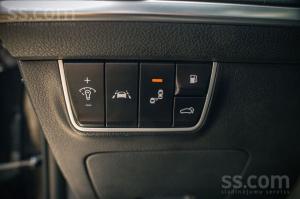 Black Kia Stinger 2017 in Riga, with an engine capacity of 2.20 L and mileage of 224 thousand km for 11990 €, photo 20 on AUTOMOTO.COM.LV