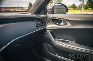 Black Kia Stinger 2017 in Riga, with an engine capacity of 2.20 L and mileage of 224 thousand km for 11990 €, photo 25 on AUTOMOTO.COM.LV