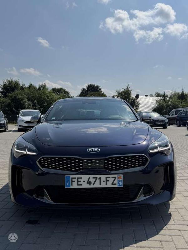 Blue Kia Stinger 2019 in Taurage, with an engine capacity of 2.20 L and mileage of 113 thousand km for 17300 €, photo 4 on AUTOMOTO.COM.LV