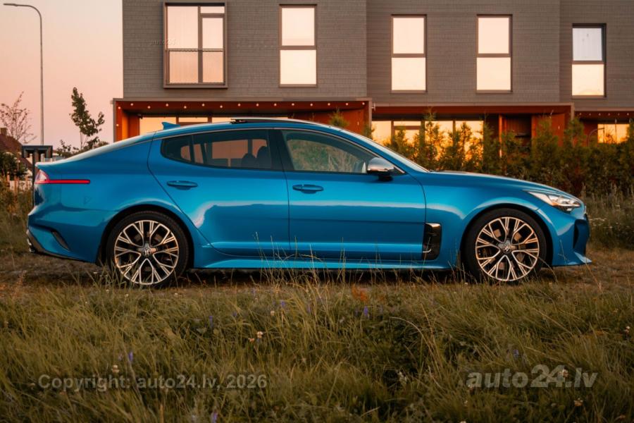 Blue Kia Stinger 2019 in Tallinn, with an engine capacity of 2.00 L and mileage of 98 thousand km for 22500 €, photo 5 on AUTOMOTO.COM.LV
